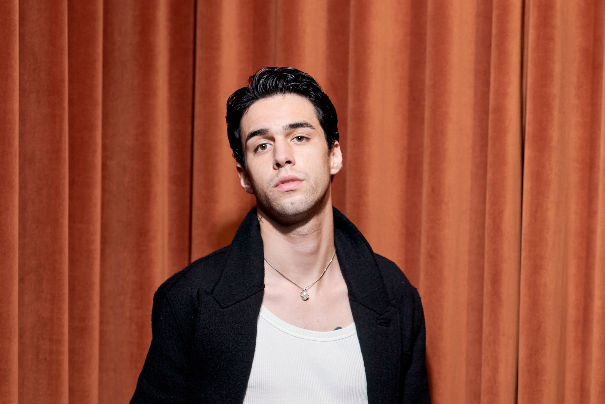 Stephen Sanchez torna con “Sweet Love”: un omaggio romantico alle sue ...